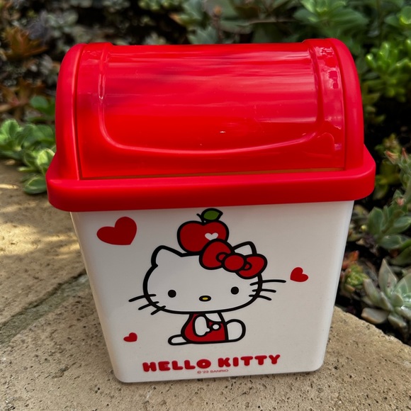 Hello Kitty | Storage & Organization | New Hello Kitty Table Top Trash ...